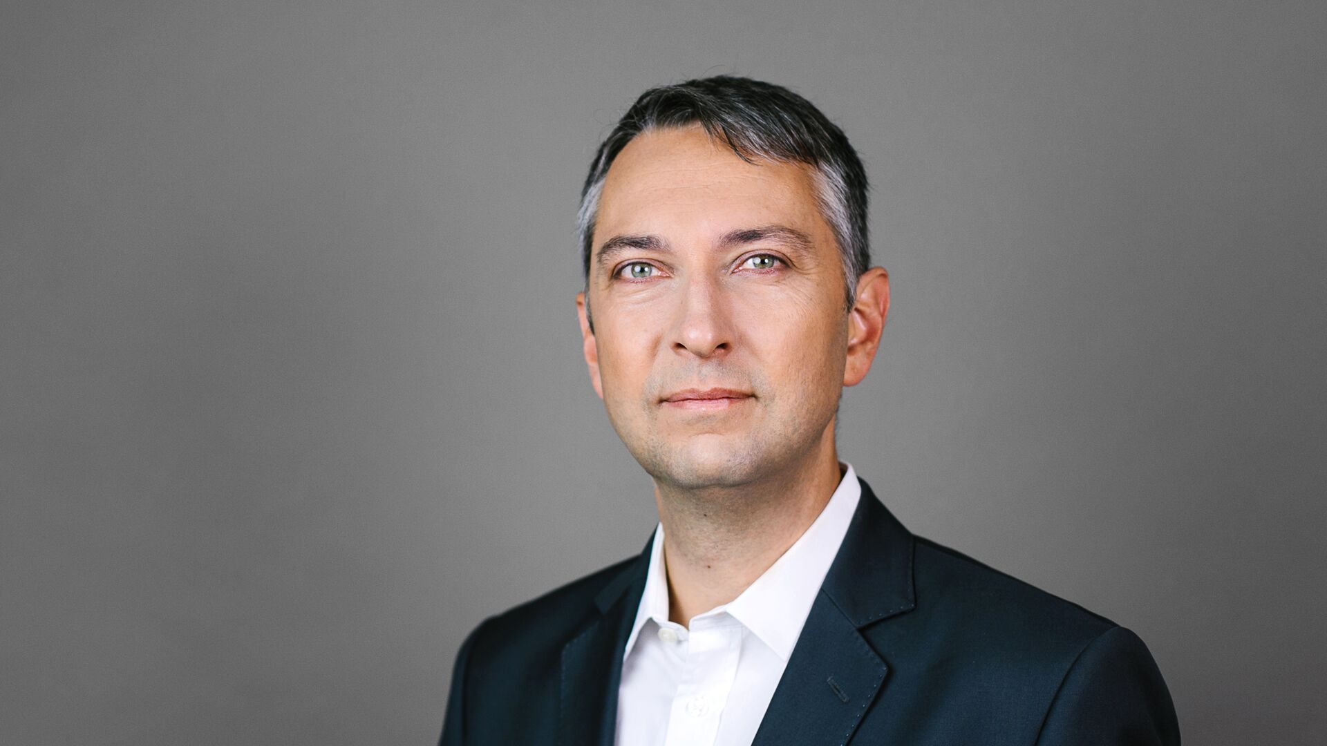 Personalia: Fraunhofer Austria: Wilfried Sihn übergibt Geschäfte an ...