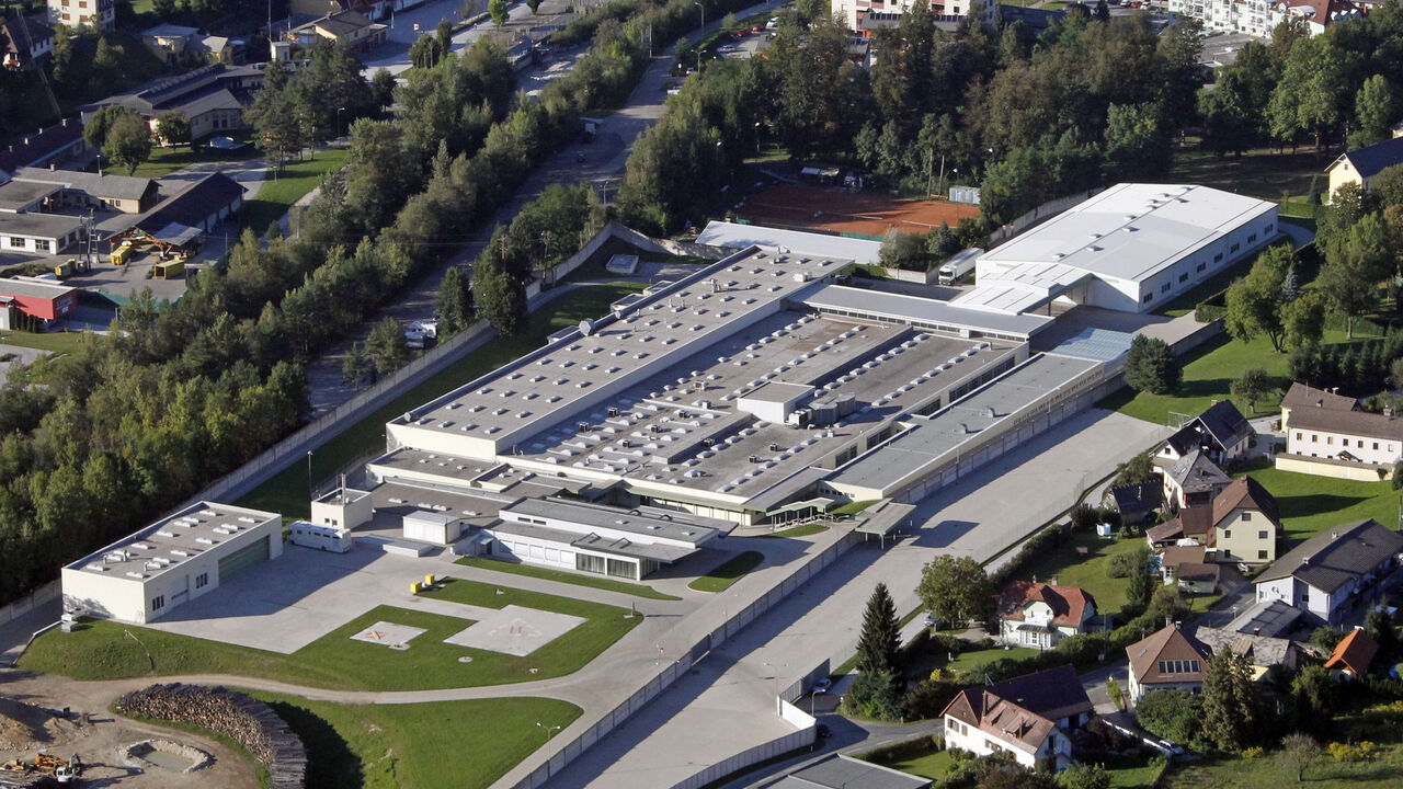 Rüstungsindustrie: Explosion am Werkgelände der Firma Glock ...