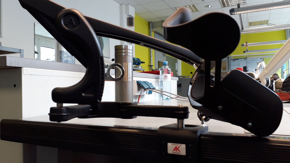 Exoskelette bei Miba Sinter: "Wir nutzen die… | INDUSTRIEMAGAZIN